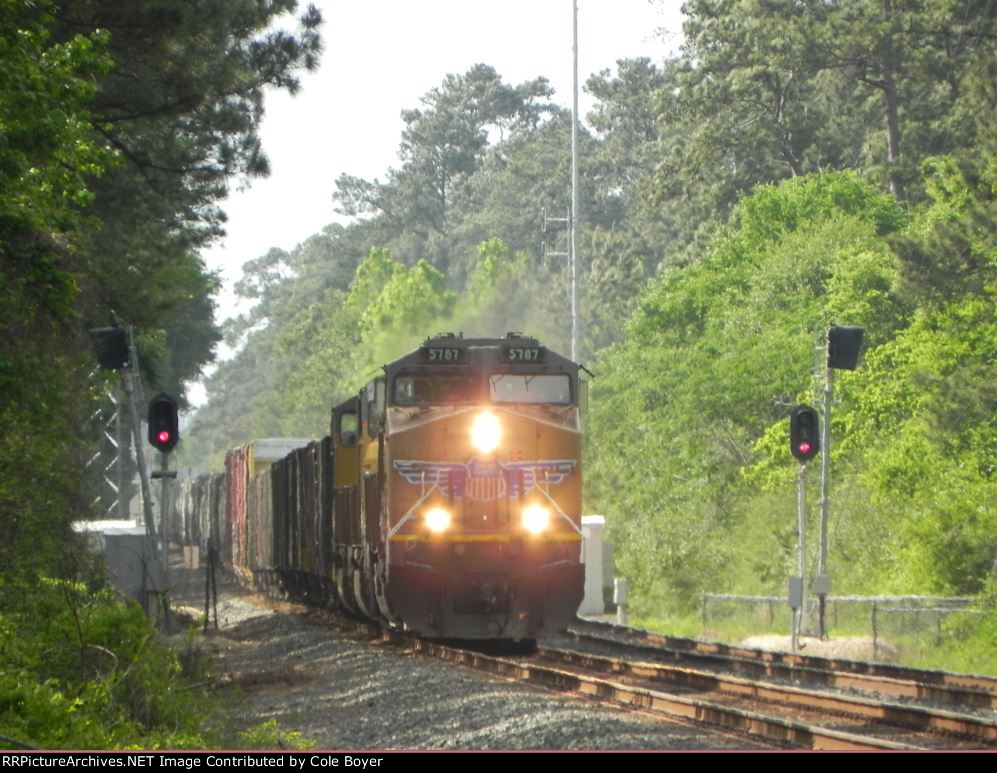 UP 5787 (GE AC4400CW-CTE) leads UP MFWEW-09